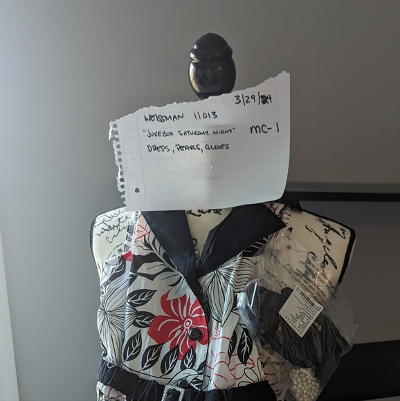 Weissman | Costumes | Weissman 113 Medium Child | Poshmark